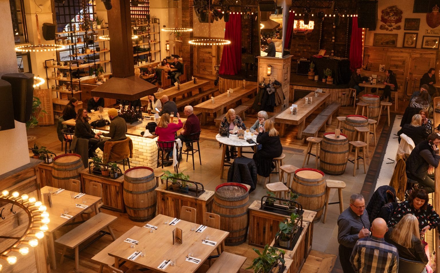 Viking Tables Liverpool - Albert's Schloss