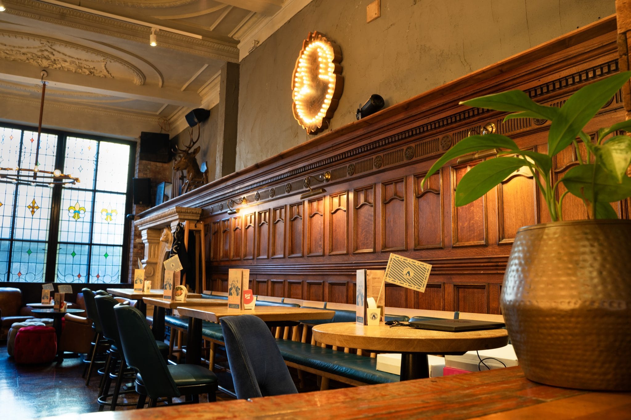 Das Study Manchester - Albert's Schloss